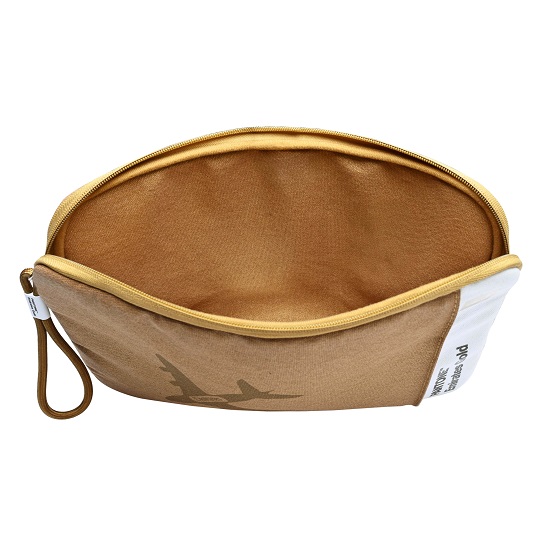 Emirates Gold x PANTONE® Gold laptop sleeve | Emirates Official Store